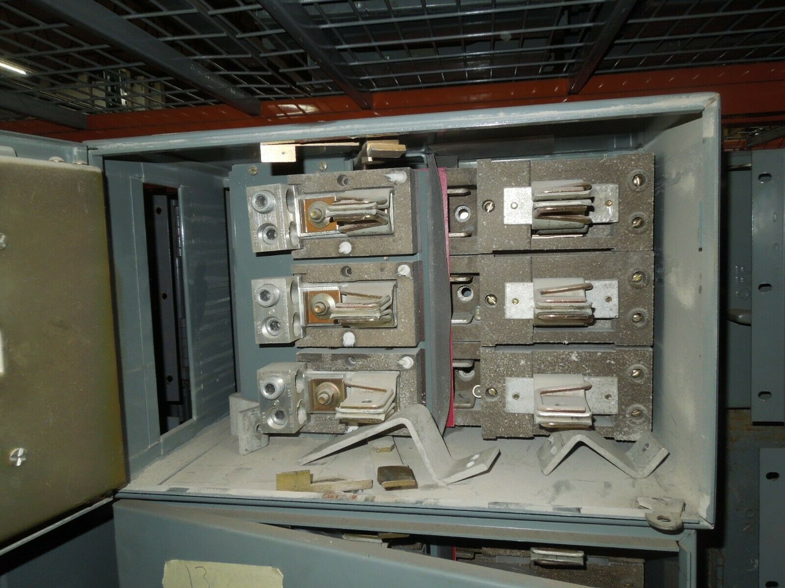 Square D Saflex QMB-3240 400A 3p 240VAC Single Fusible Panelboard Switch Used - Circuit Breakers