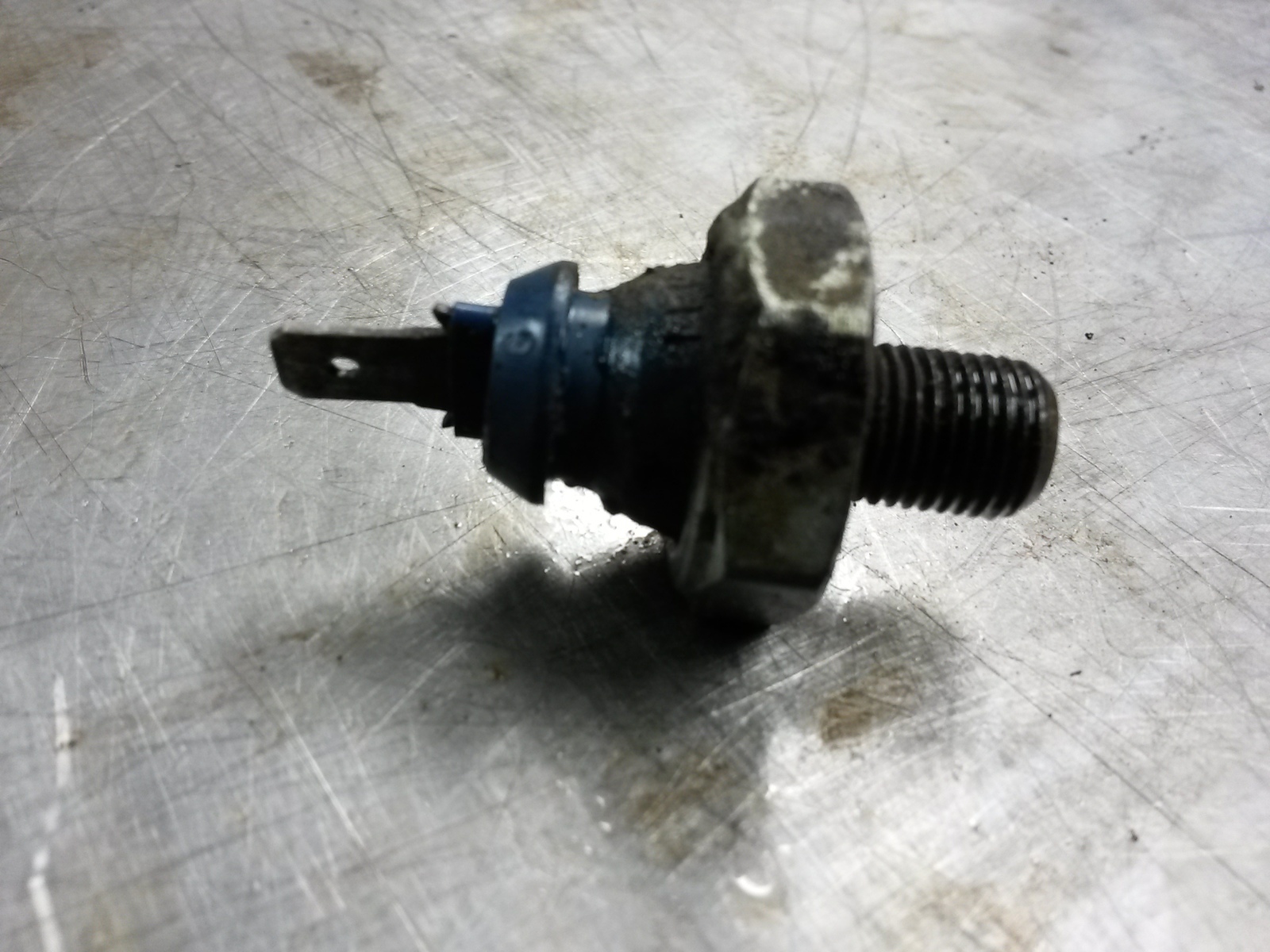 Engine Oil Pressure Sensor For 96-99 Volkswagen Jetta 2.0 - Engine ...
