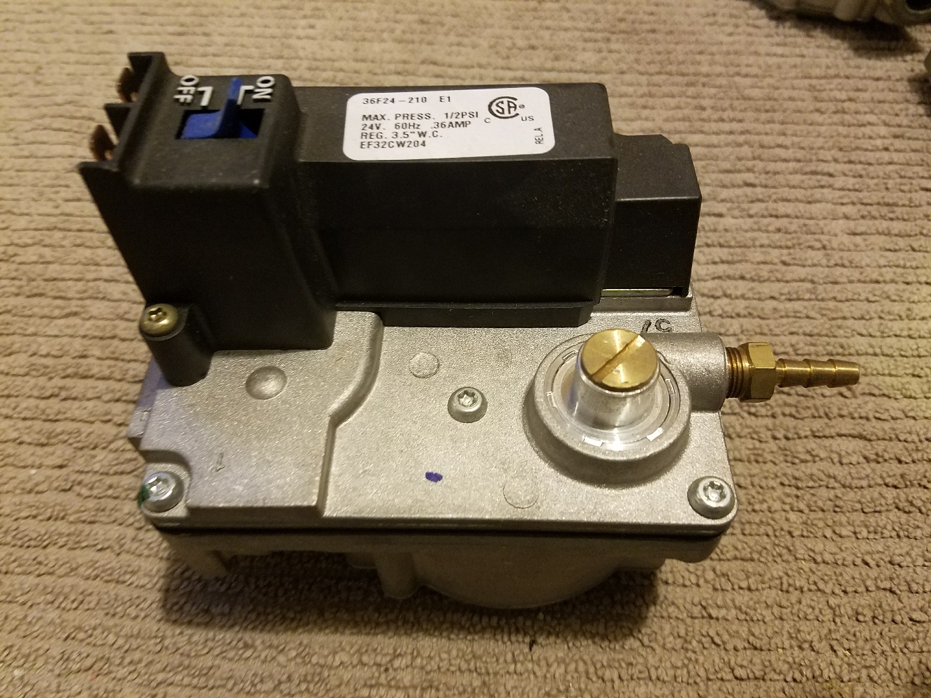 Carrier Bryant Payne oem furnace gas valve EF32CW204 - Central Furnaces