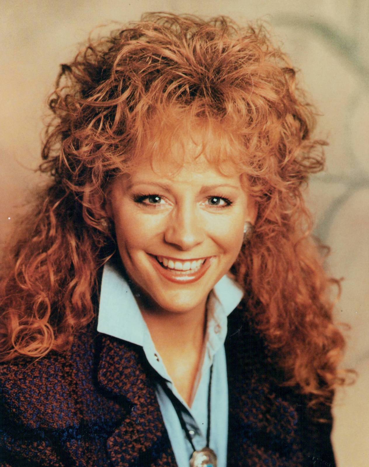 Reba McEntire 8x10 photo - Pose B - Photographs