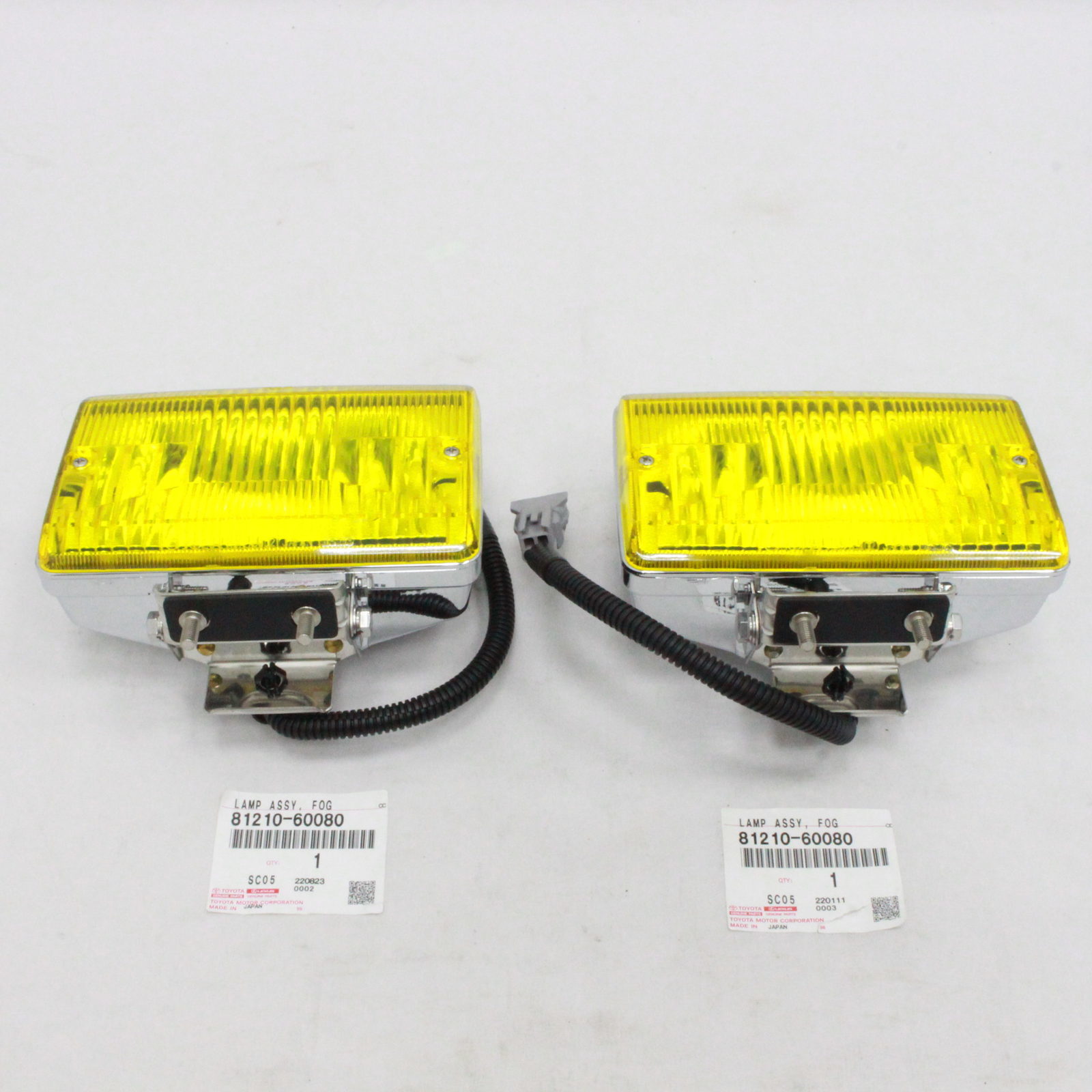 Toyota Land Cruiser 70 Series Yellow Fog Lights Lamps LH RH 81210-60080 ...