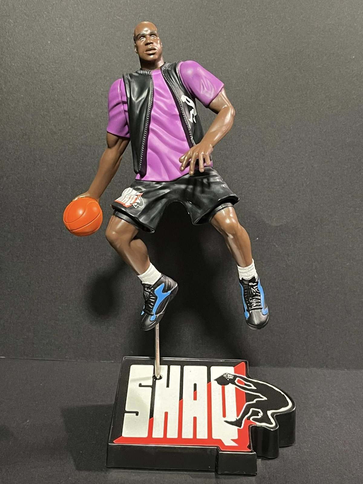 SHAQ ATTAQ - KING OF THE PAINT - SHAQUILLE O'NEAL - Action Figures