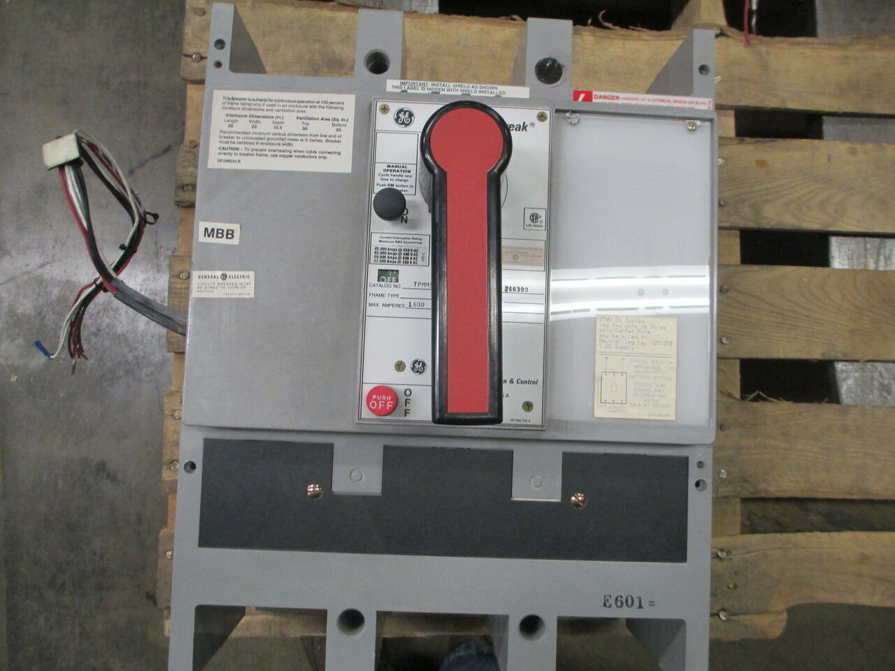 GE PowerBreak TPMM5616 1600A 3p 600V MO/FM Circuit Breaker w/ Shunt ...