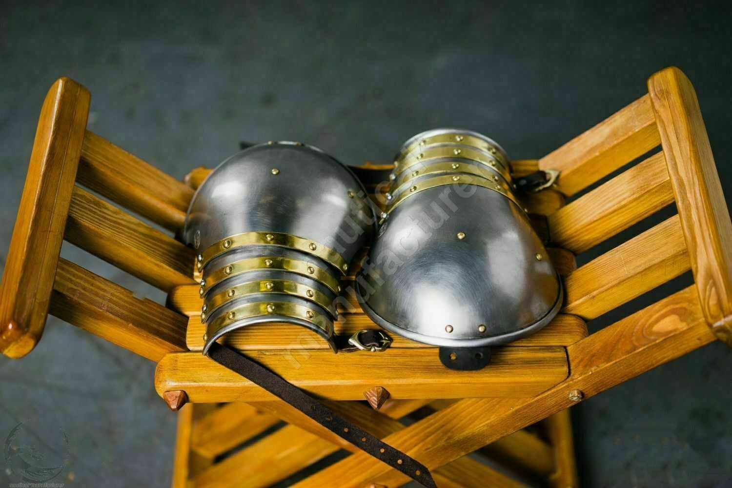 Médiévale Knight Armure Churburg Paire De Pauldrons Avec Laiton Bords ...