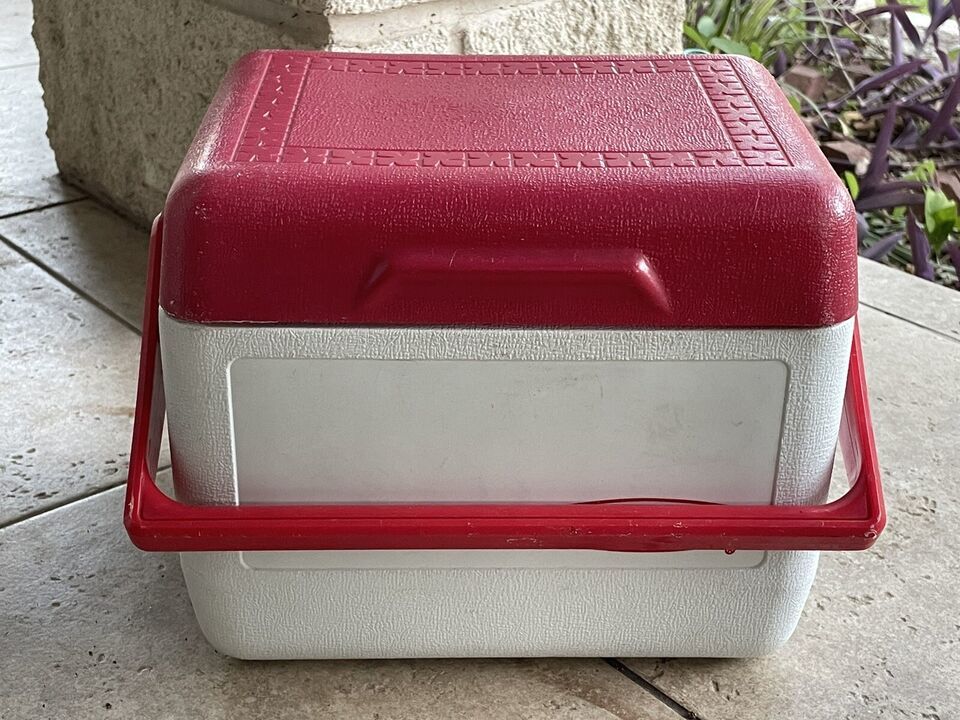 Rubbermaid Mini Beach Club Cooler - Coolers & Ice Chests