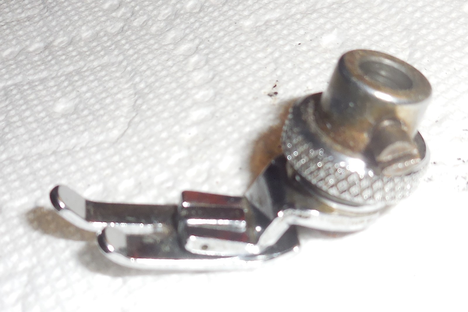 Domestic Rotary Straight Stitch Foot w/Foot Clamp & Set Screw - Sewing