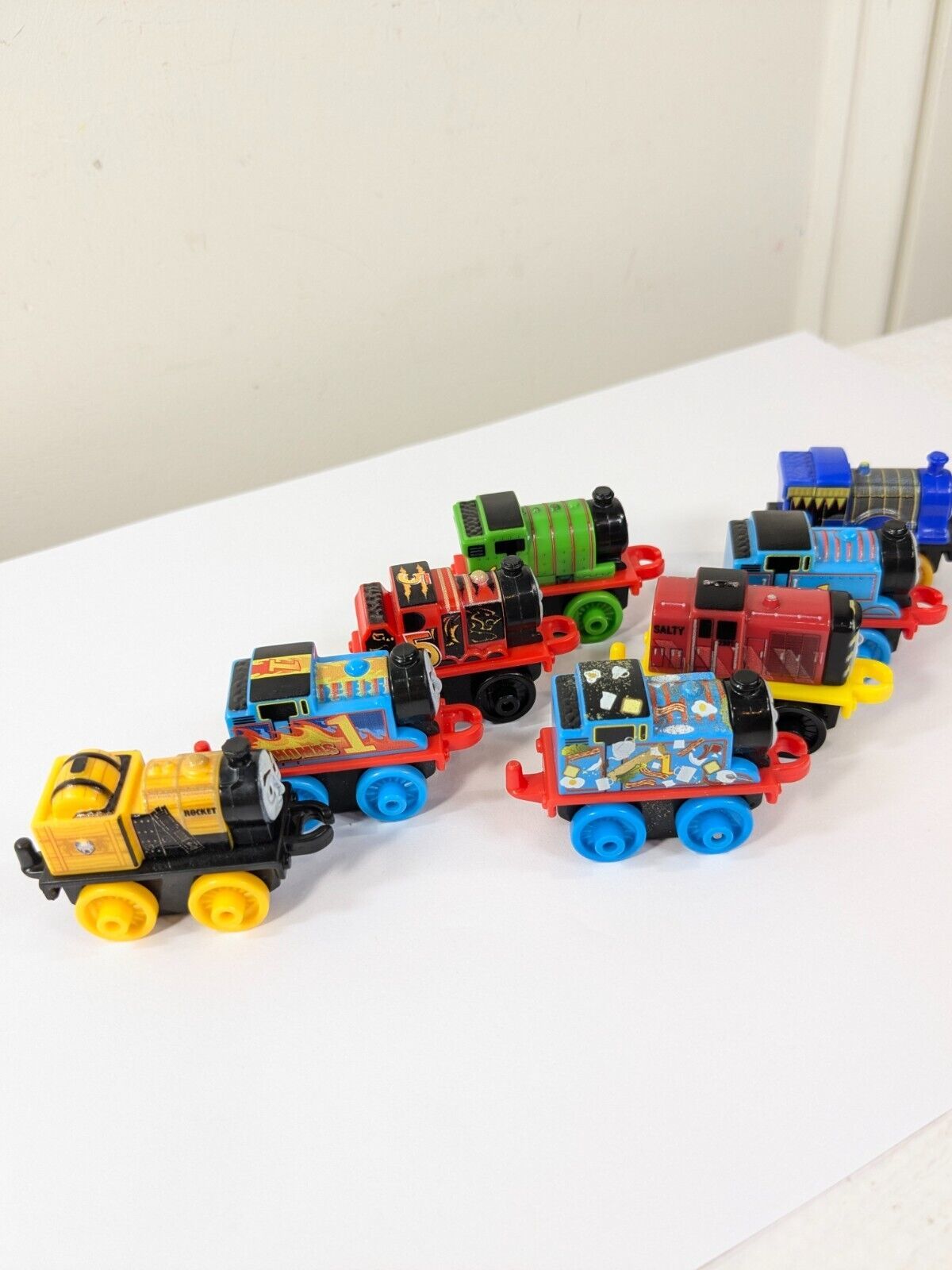 Thomas & Friends train mini set 8 motorized railway race way mystery ...