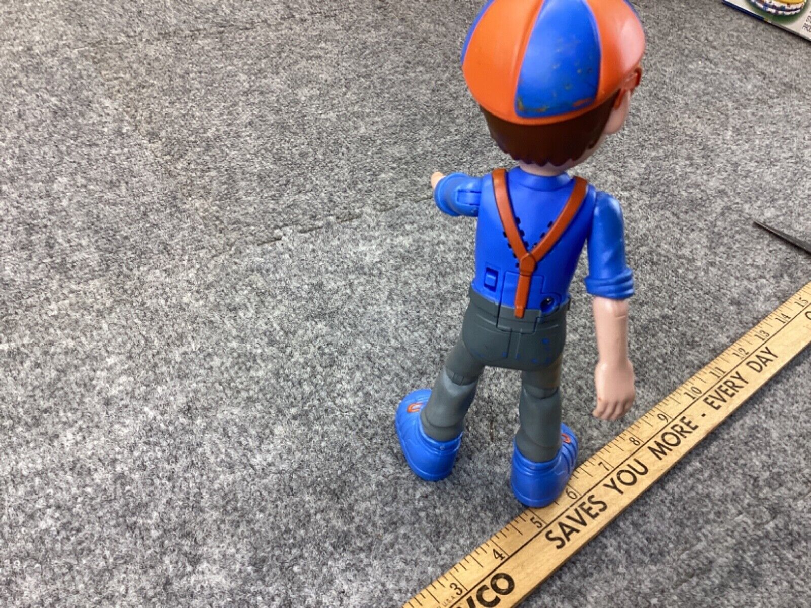 Blippi Talking Figure, 9-inch Articulated Toy with 8 Sounds and Phrases ...