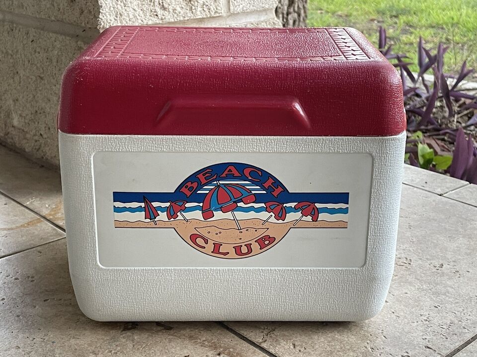 Rubbermaid Mini Beach Club Cooler - Coolers & Ice Chests