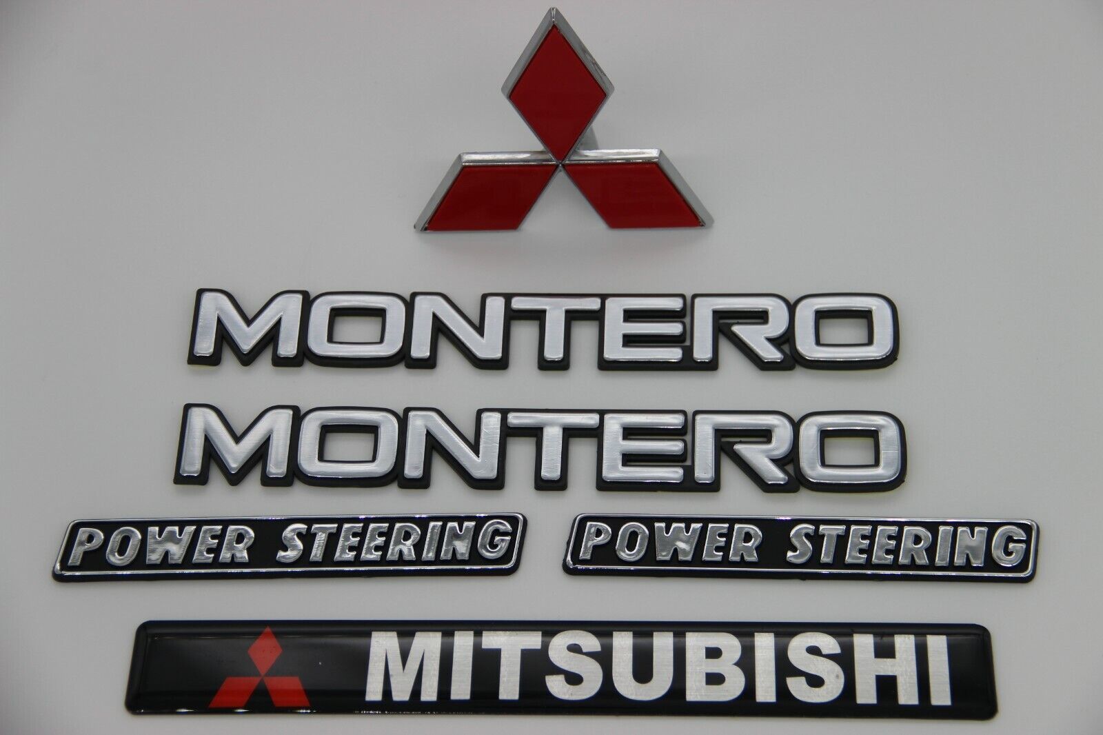 Fits MITSUBISHI Montero / Pajero 1982 to 1990 Emblem Badge Logo Set ...