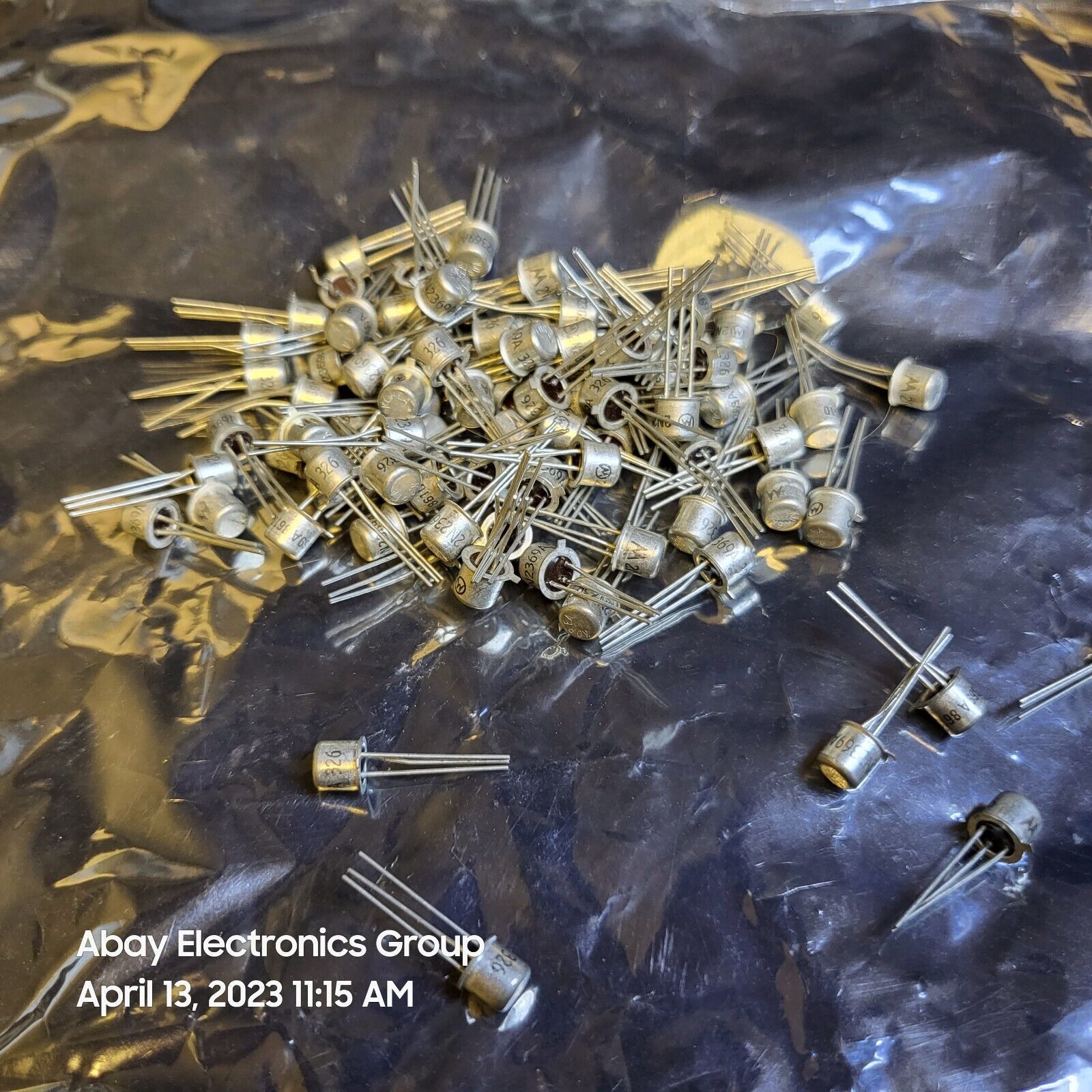 (87PCS) MOTOROLA 2N2369A Trans GP BJT NPN 15V 3-Pin TO-18 NEW USA $99 ...