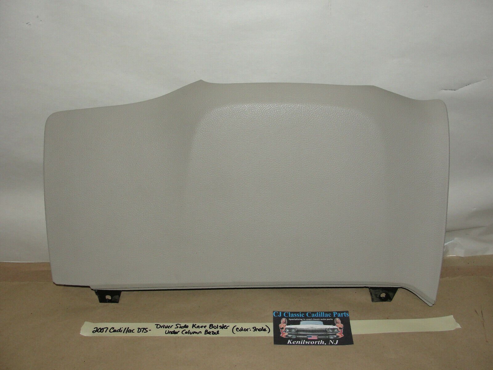 2007 CADILLAC DTS DRIVER SIDE LOWER DASH UNDER COLUMN BEZEL KNEE ...