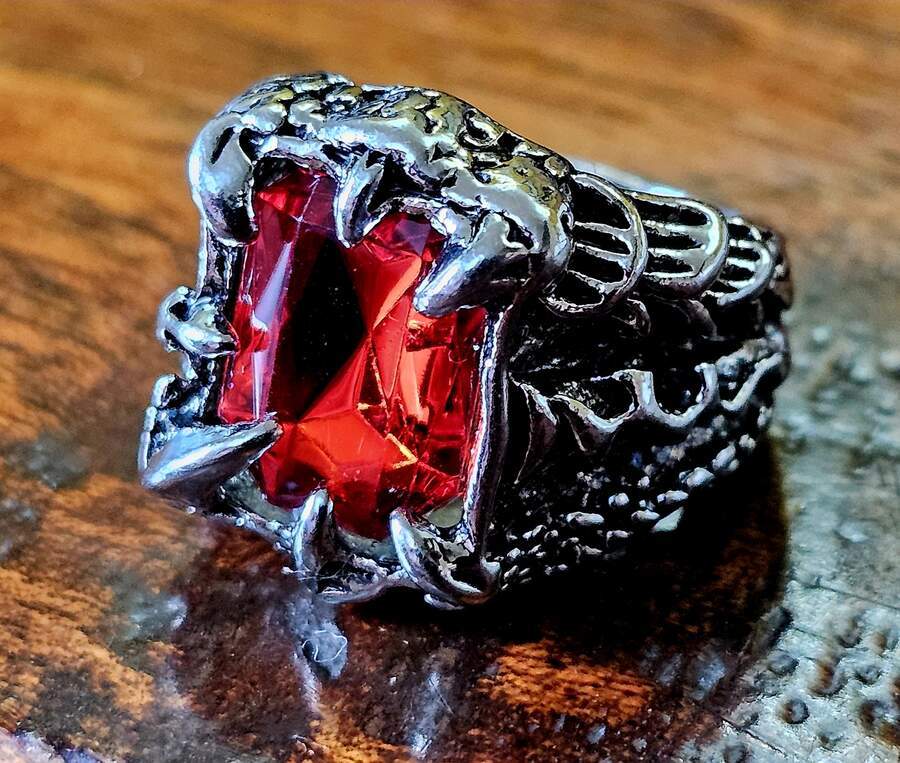 Ring of the Vampyric Lupus Sanguinem Luna Aduno Phylactery - Vampire ...