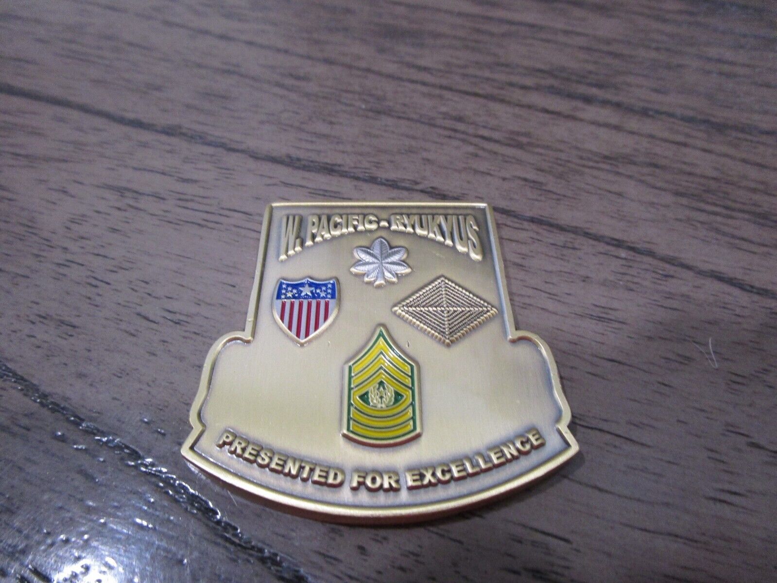 US Army W Pacific-RYUKYUS Commanders Challenge Coin #730R - Challenge Coins