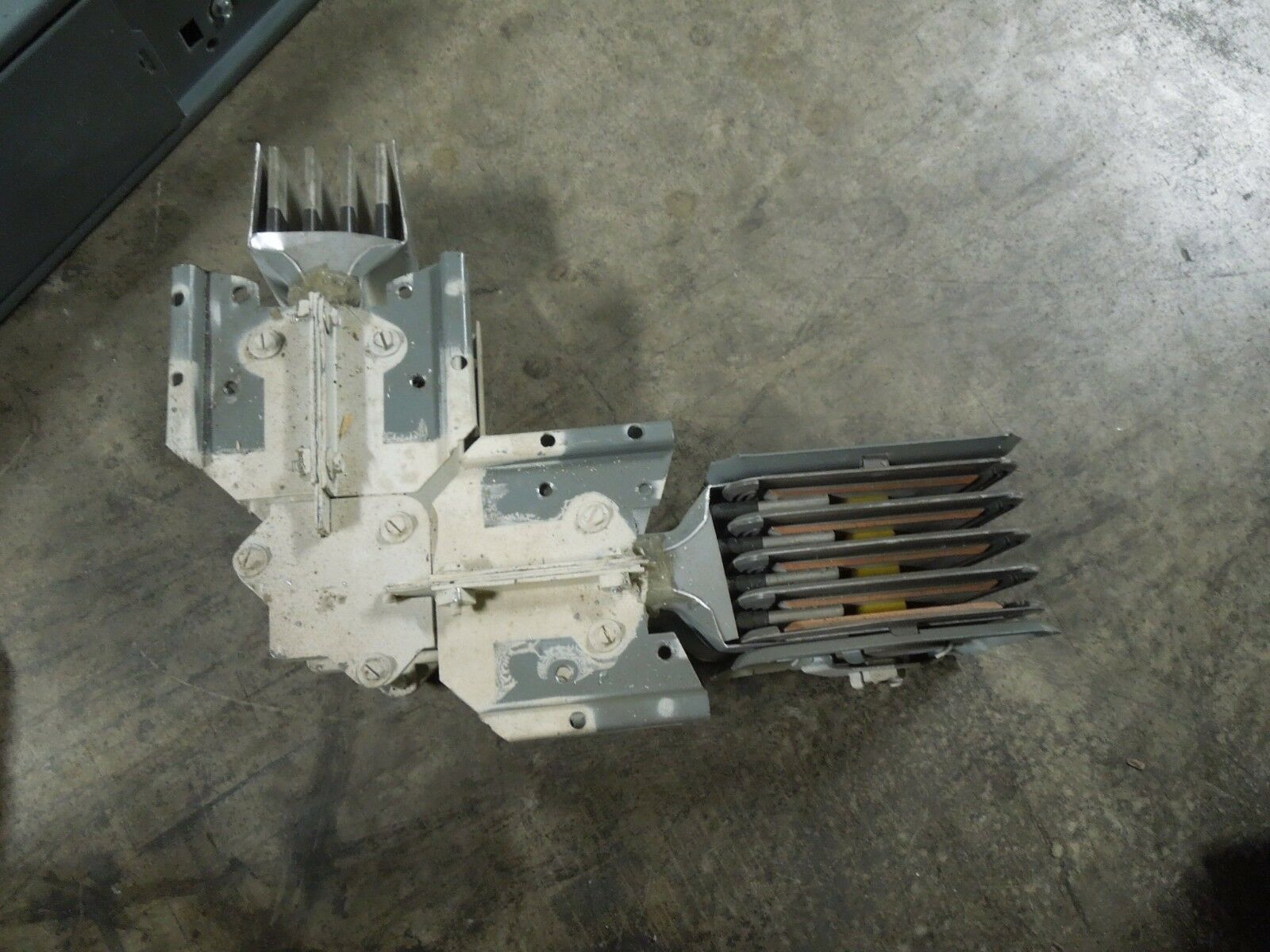 Square D I-Line II CF2510GLEM11 11" Edgewise Elbow Cu No Joint Pack ...