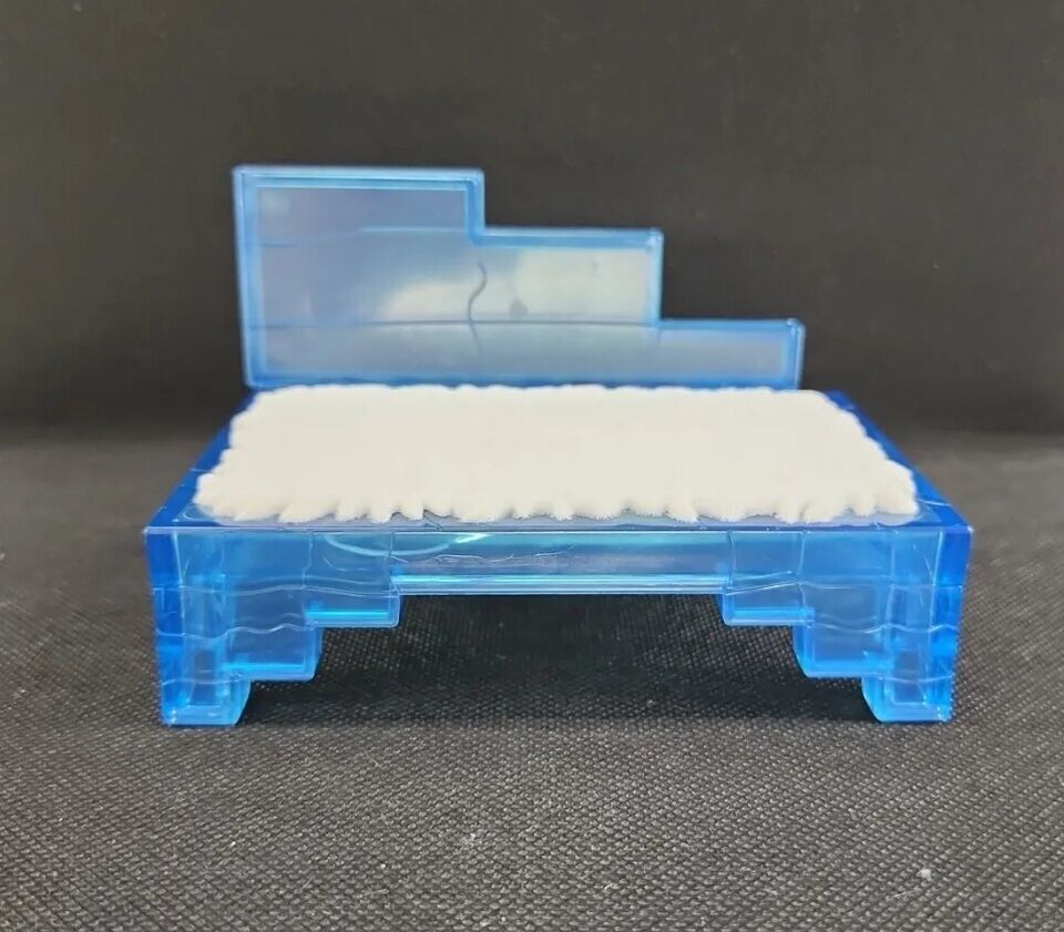 MGA Entertainment LOL Surprise Winter Disco Chalet - Sofa with Light ...