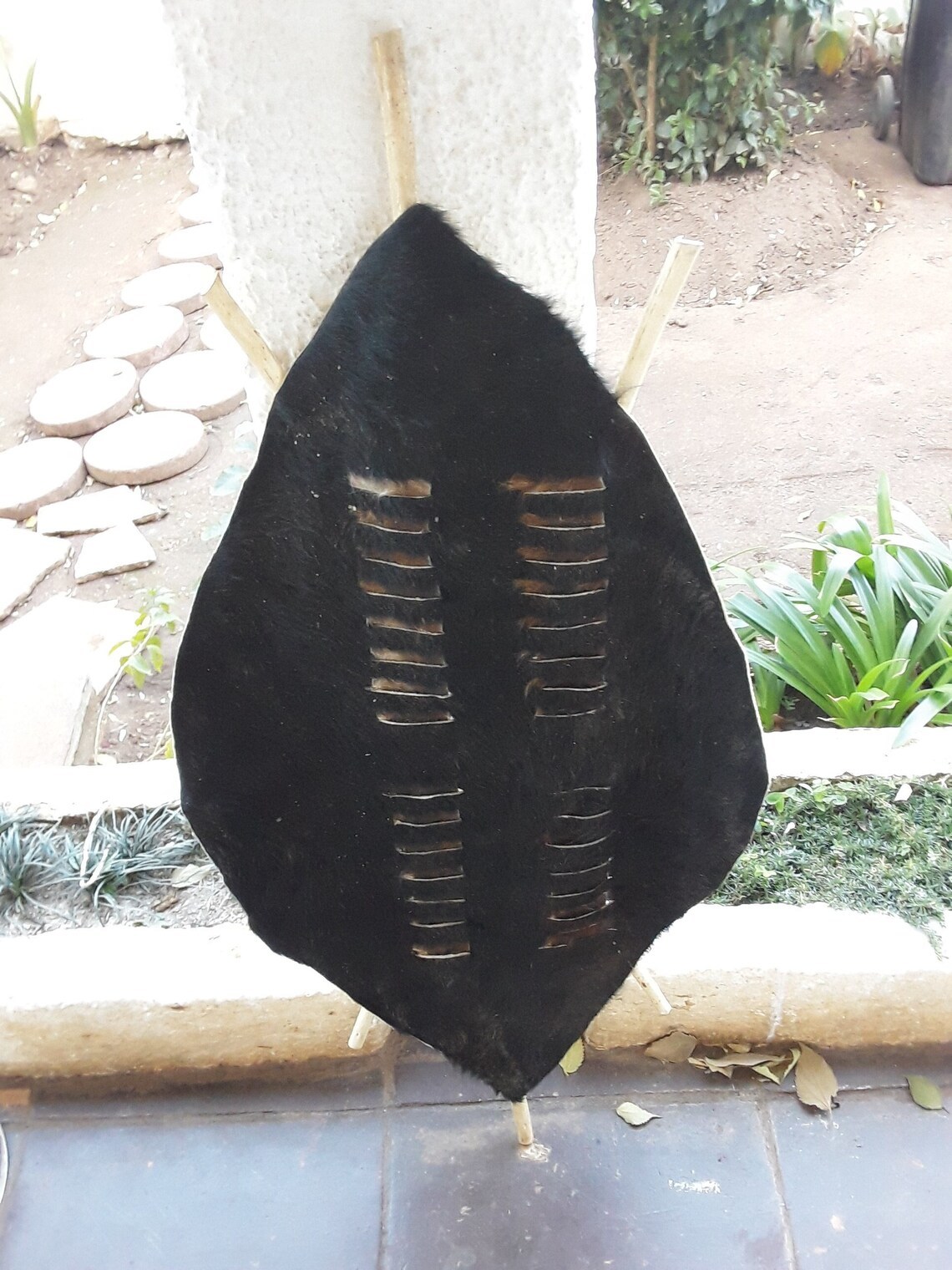 African Zulu Traditional cultural Shield, African warrior hat - Armor ...