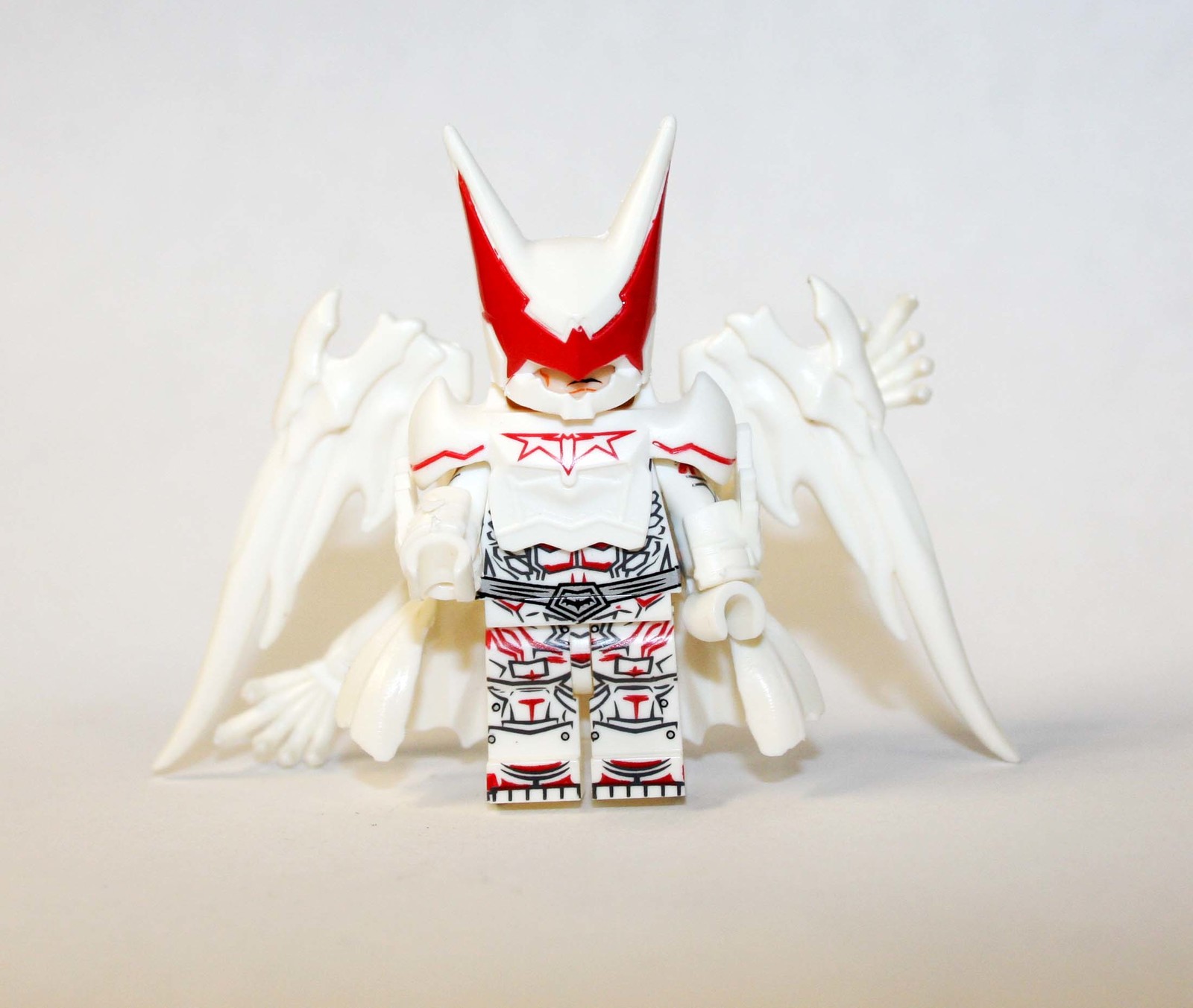 PLTOYS Hellbat White Batman Minifigure Custom US Toy - LEGO (R) Minifigures