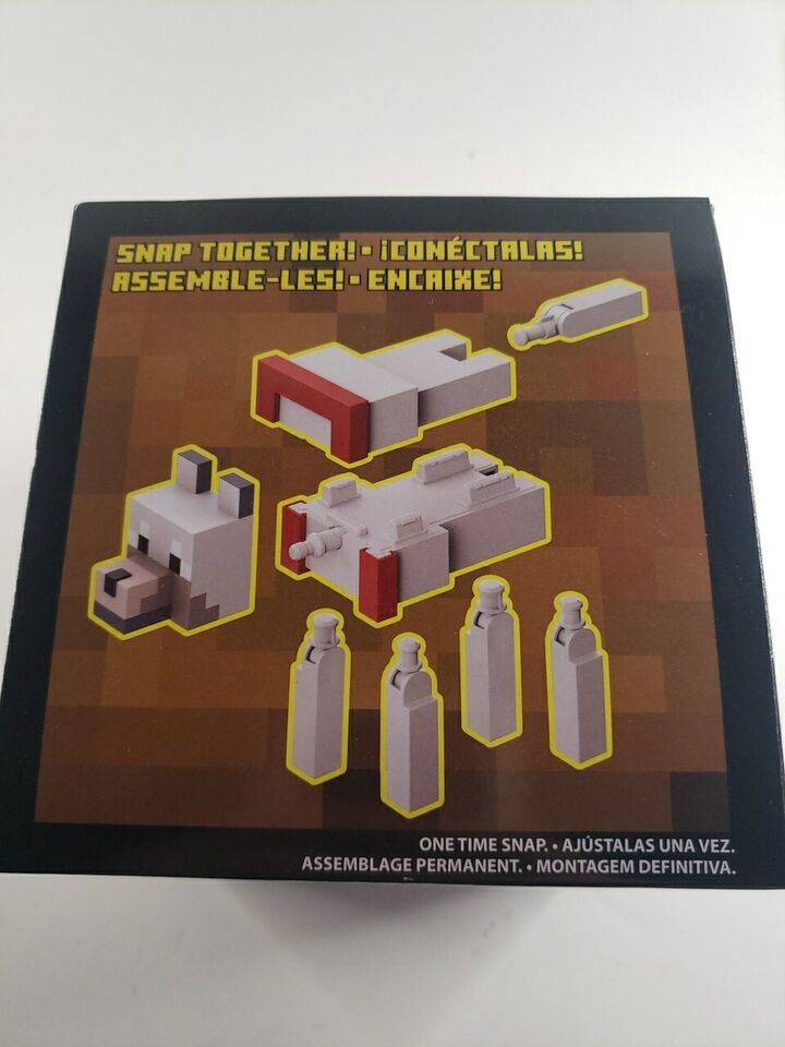 Minecraft Fusion Figures Wolf NEW Snap Together Toy - Action Figures