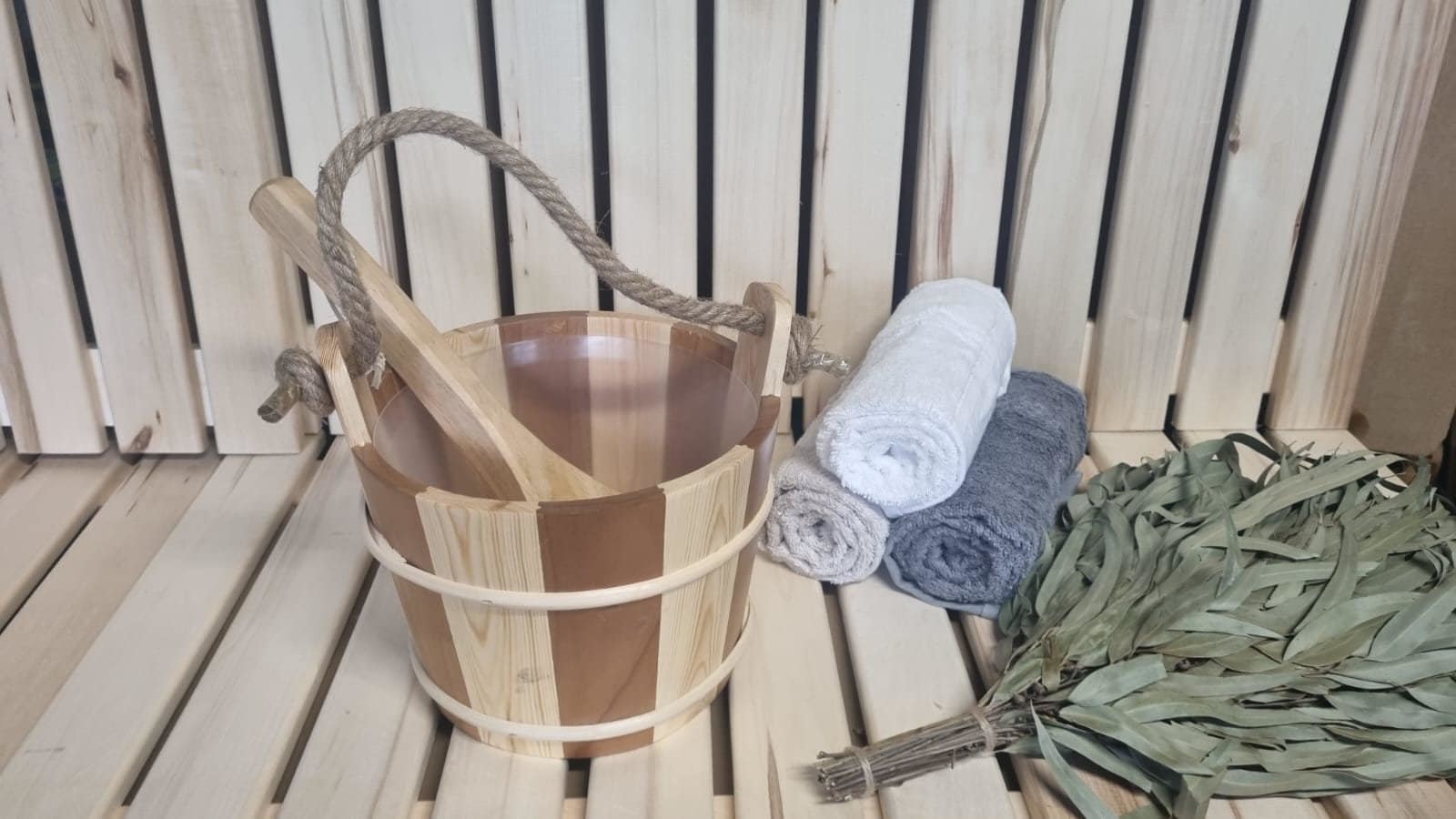 Sauna Harmony: 4-Liter Wooden Bucket with Plastic Insert and Wooden ...