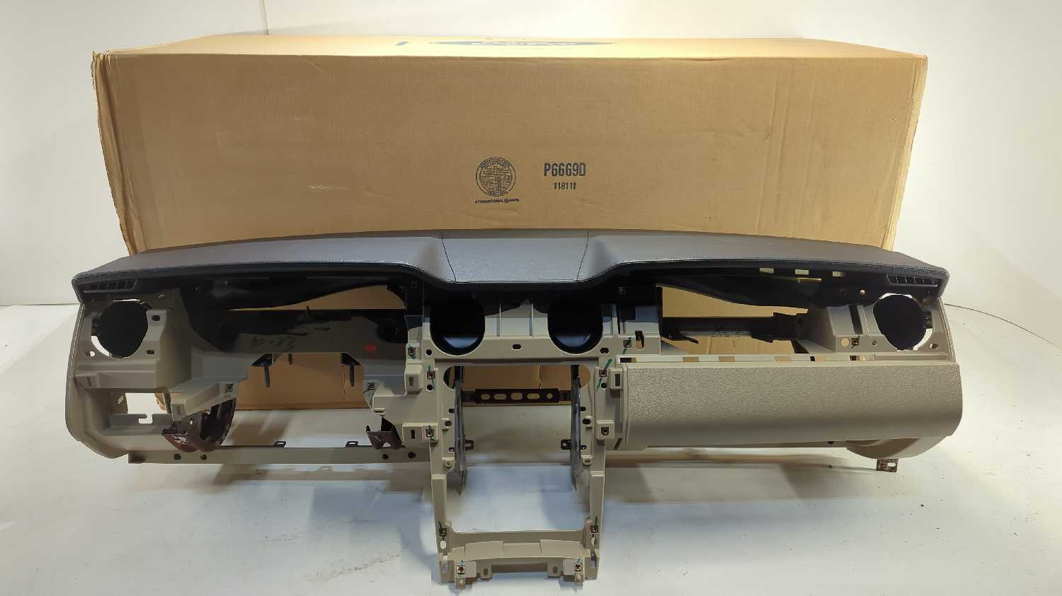 New OEM Ford Dash Pad Panel Shell Black Tan 2005-2009 Mustang 8R3Z ...