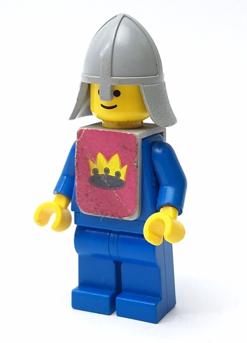 Lego Classic Yellow Castle Knight Minifigure Crown Sticker Vest 375 ...