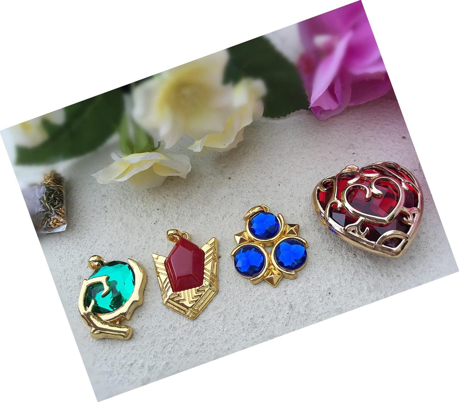 The Legend of Zelda Triforce Hylian Shield and Master Sword - TV, Film ...