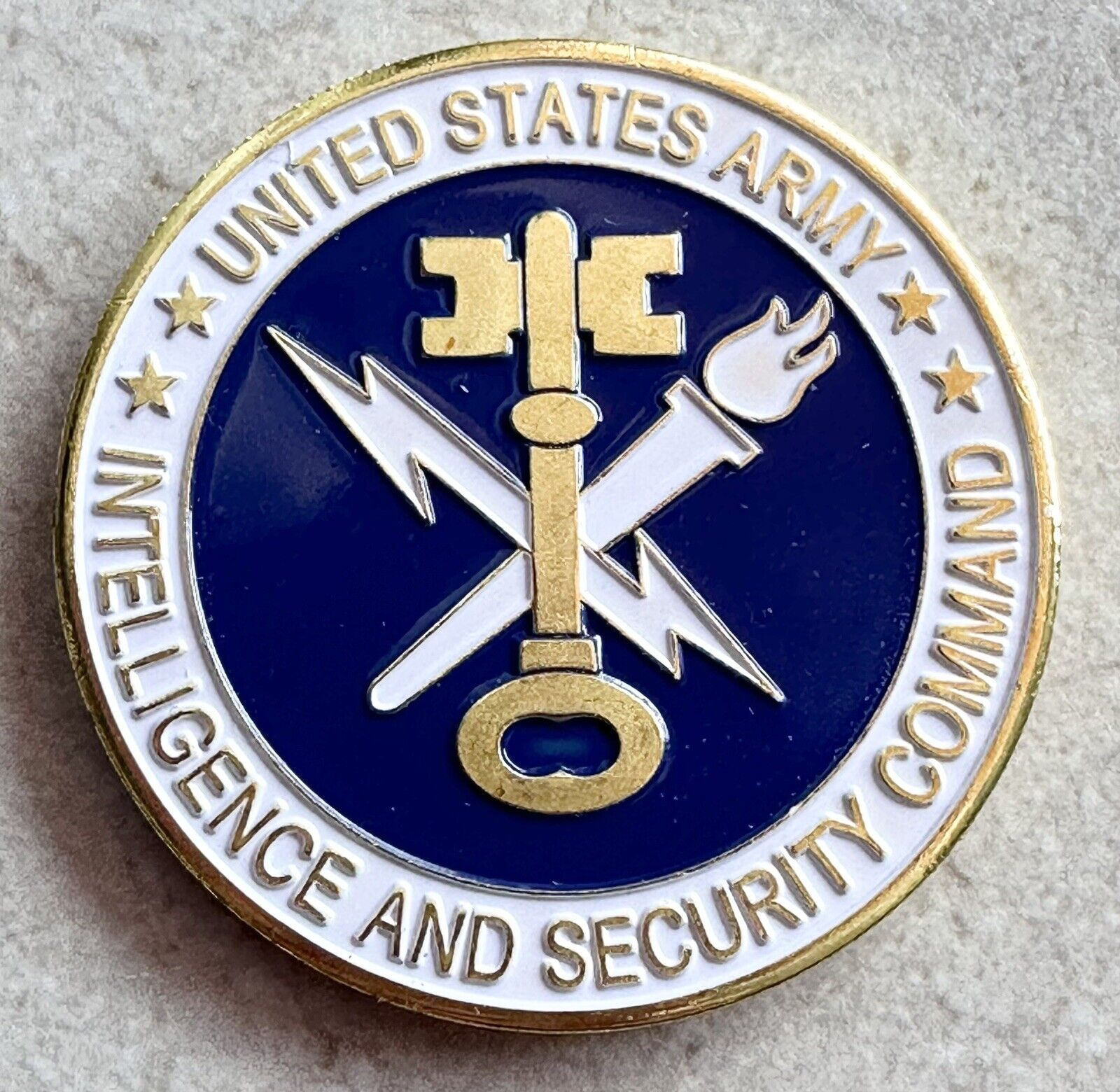 US ARMY INTELLIGENCE AND SECURITY COMMAND Challenge Coin With velvet ...