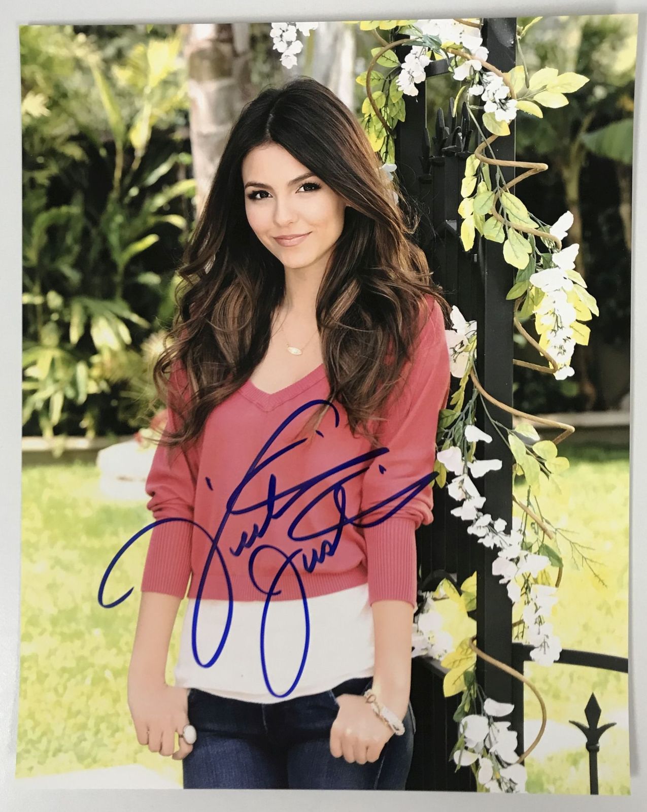 Victoria Justice Signed Autographed Glossy 8x10 Photo - COA - Photographs