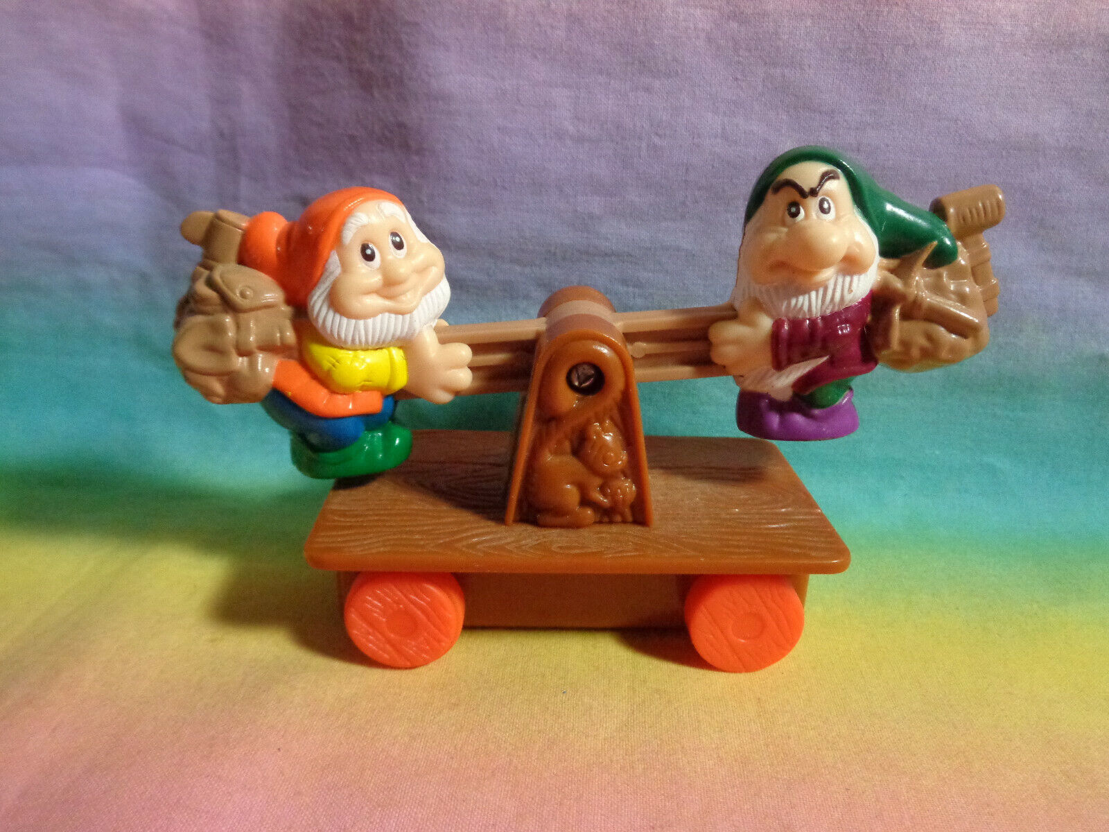 McDonald's Disney Snow White & The Seven Dwarfs Gumpy & Happy Hand Mine ...