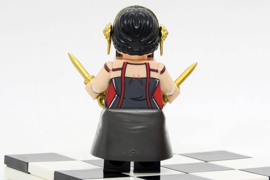 Spy x Family Yor Forger (Black Dress) Minifigures Weapon and ...