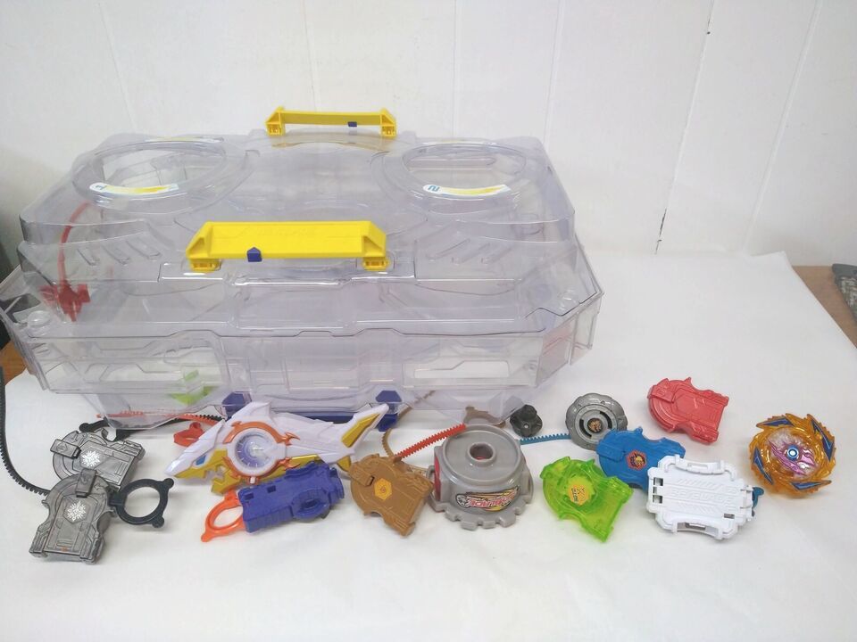 BEYBLADE Burst Evolution Switchstrike Battle Tower Stadium Clear 2 Level + Acces - Action Figures