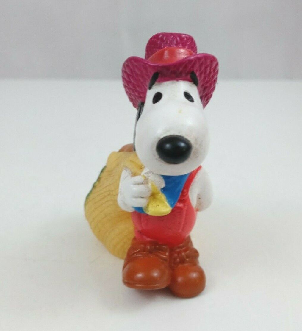 Vintage 1990 United Feature Syndicate Peanuts Farmer Snoopy 3" Vinyl Figure - Other Animation ...