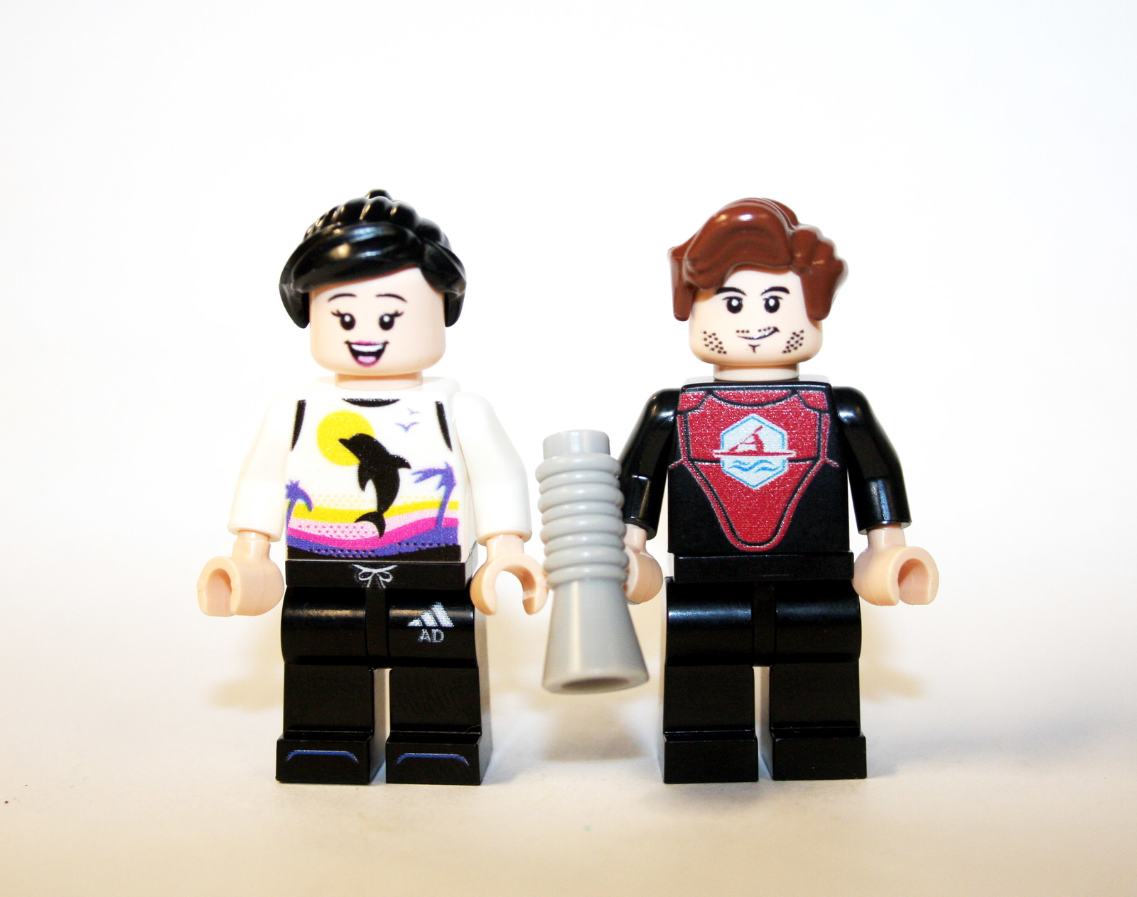 Minifigure Beach Couple In Wet Suits Of 2s Building - LEGO (R) Minifigures