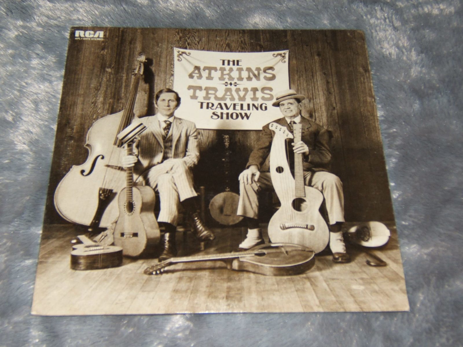 The Atkins- Travis Traveling Show [Vinyl] Chet Atkins and Merle Travis ...