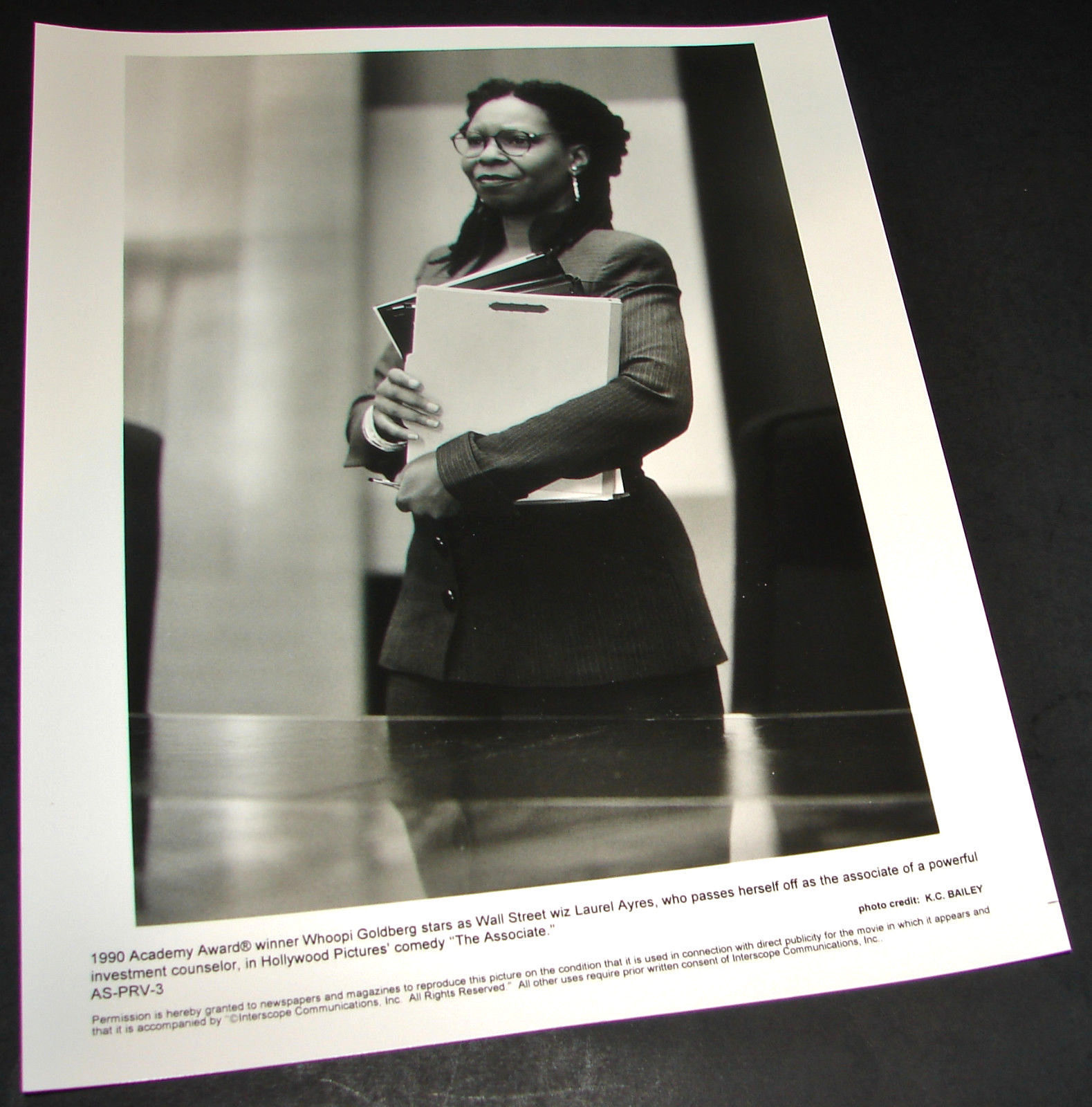 1996 THE ASSOCIATE Movie Press Photo Whoopi Goldberg AS-PRV-3 - Black ...
