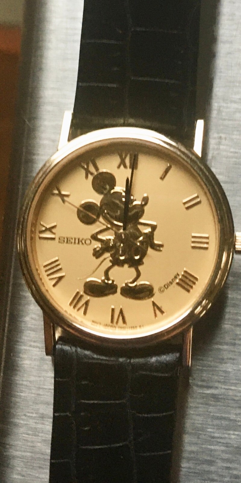 14kt gold Mickey Mouse Watch For Men With Mickey on dial! By Seiko For ...