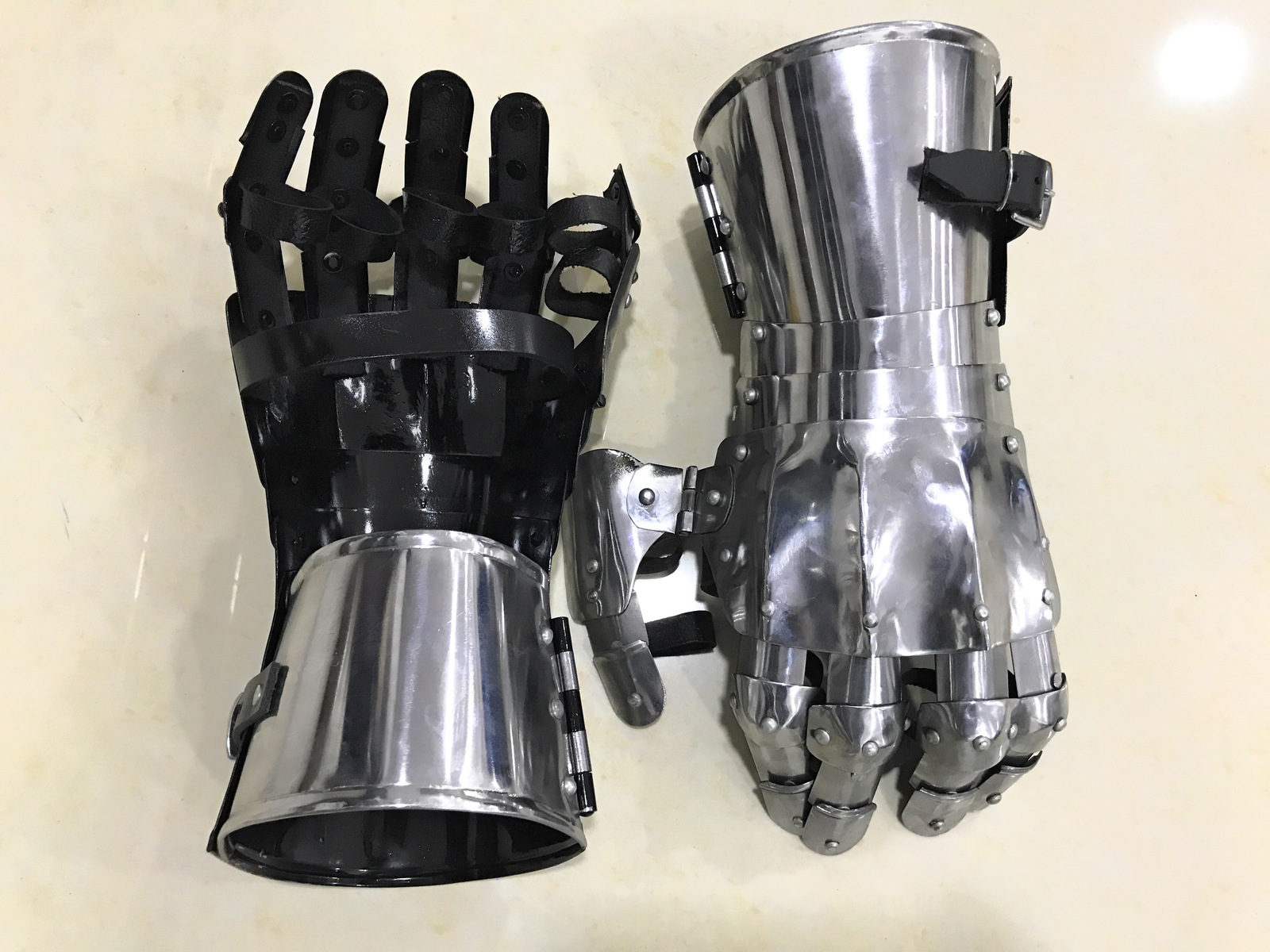 NauticalMart Medieval Knight Functional Armor Gauntlet Gloves - Knives ...