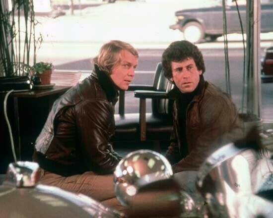 Starsky and Hutch Paul Michael Glaser David Soul in leather jackets ...