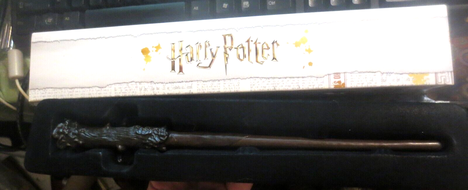 J.K. ROWLING'S WIZARDING WORLD HARRY POTTER WAND IN BOX - Action Figures