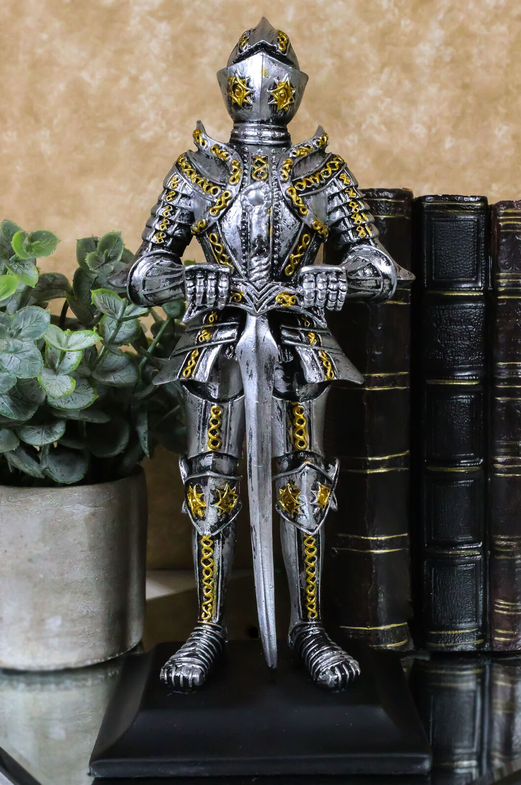 Medieval Swordsman Knight Figurine Suit of Armor Northern Star Coat Of ...