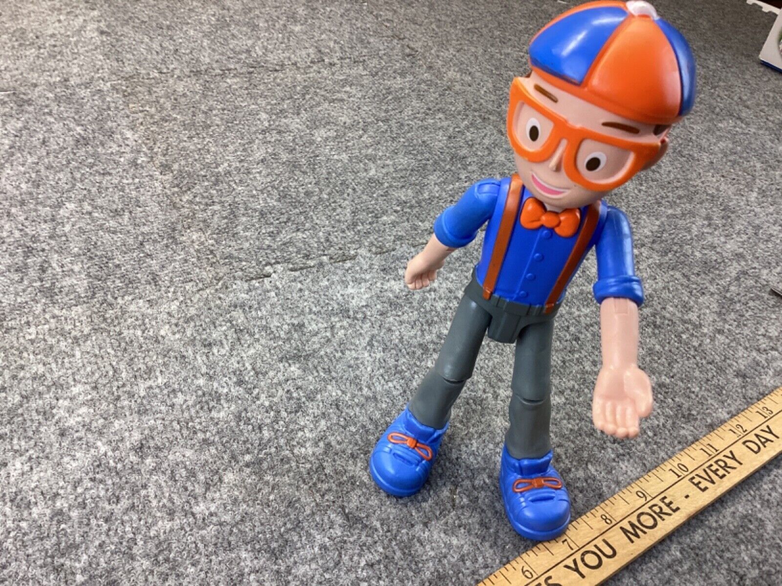 Blippi Talking Figure, 9-inch Articulated Toy with 8 Sounds and Phrases ...