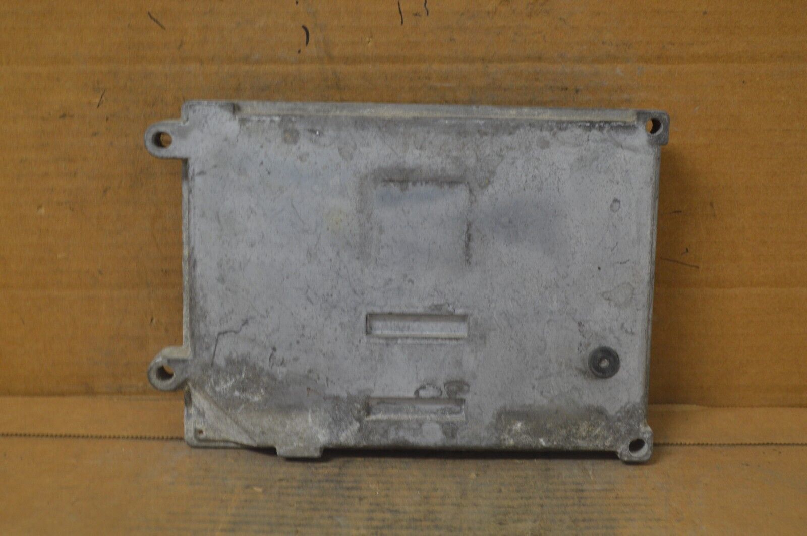 2004-2006 Saturn Vue 3.5L Engine Control Unit ECU 12583698 Module 832 ...