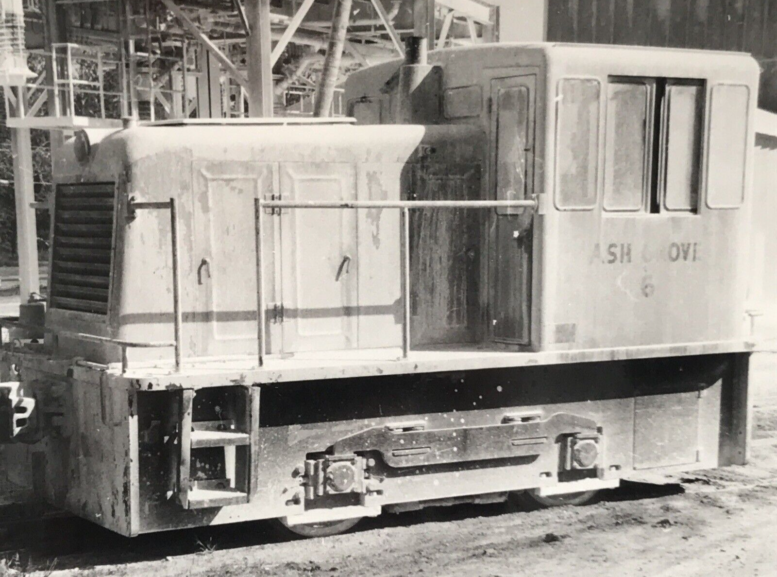 Ash Grove Cement Railroad #6 25-Ton DS Locomotive Train Photo ...