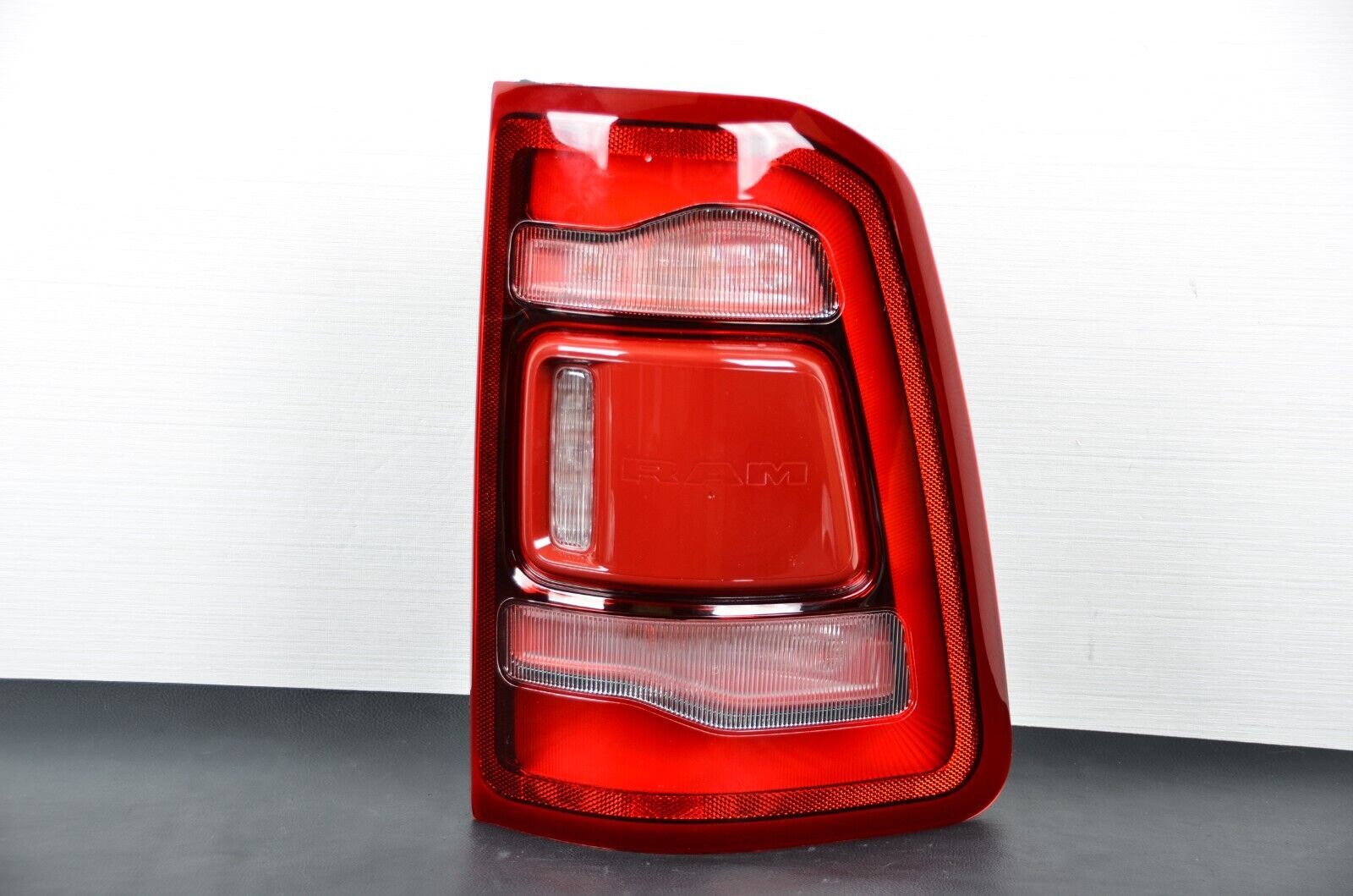 Mint! 2019-2023 Dodge Ram 1500 LED Tail Light W/ Blind Spot Right ...