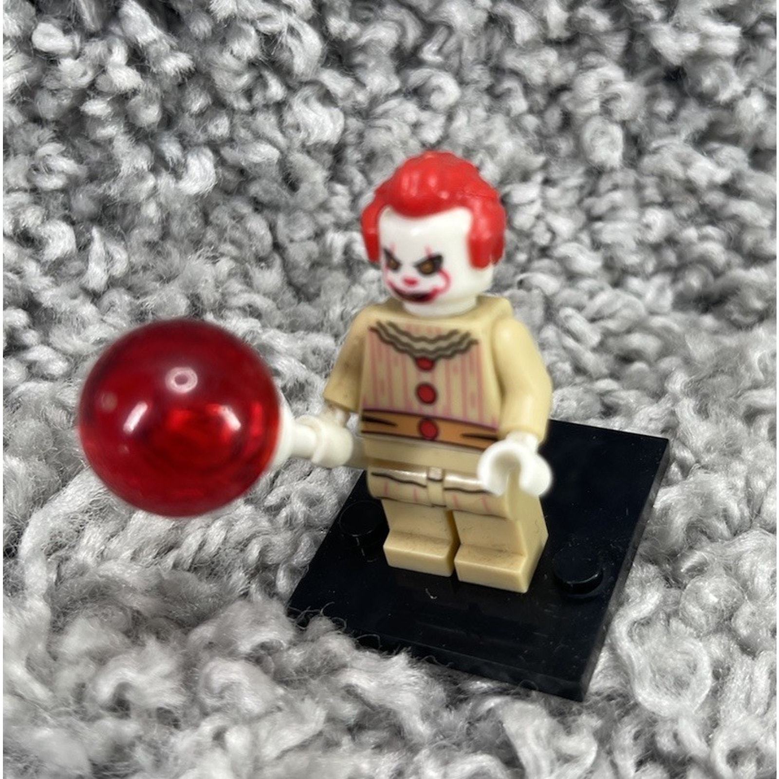 Pennywise The Dancing Clown IT LEGO Minifigure w/Balloon Custom - LEGO ...