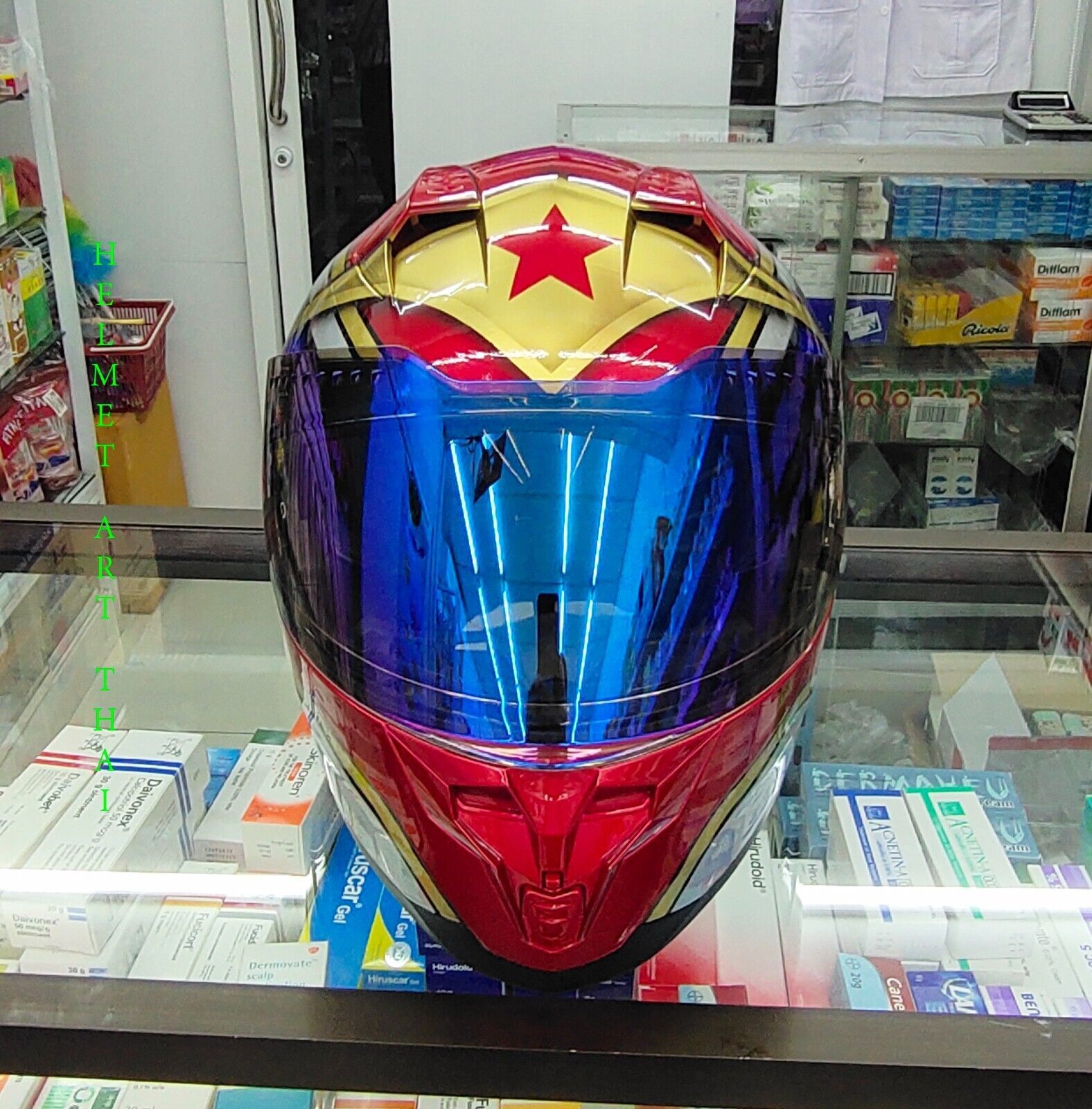 WONDER WOMAN CUSTOM MOTORCYCLE HELMET - Motorcycle & Powersport Helmets