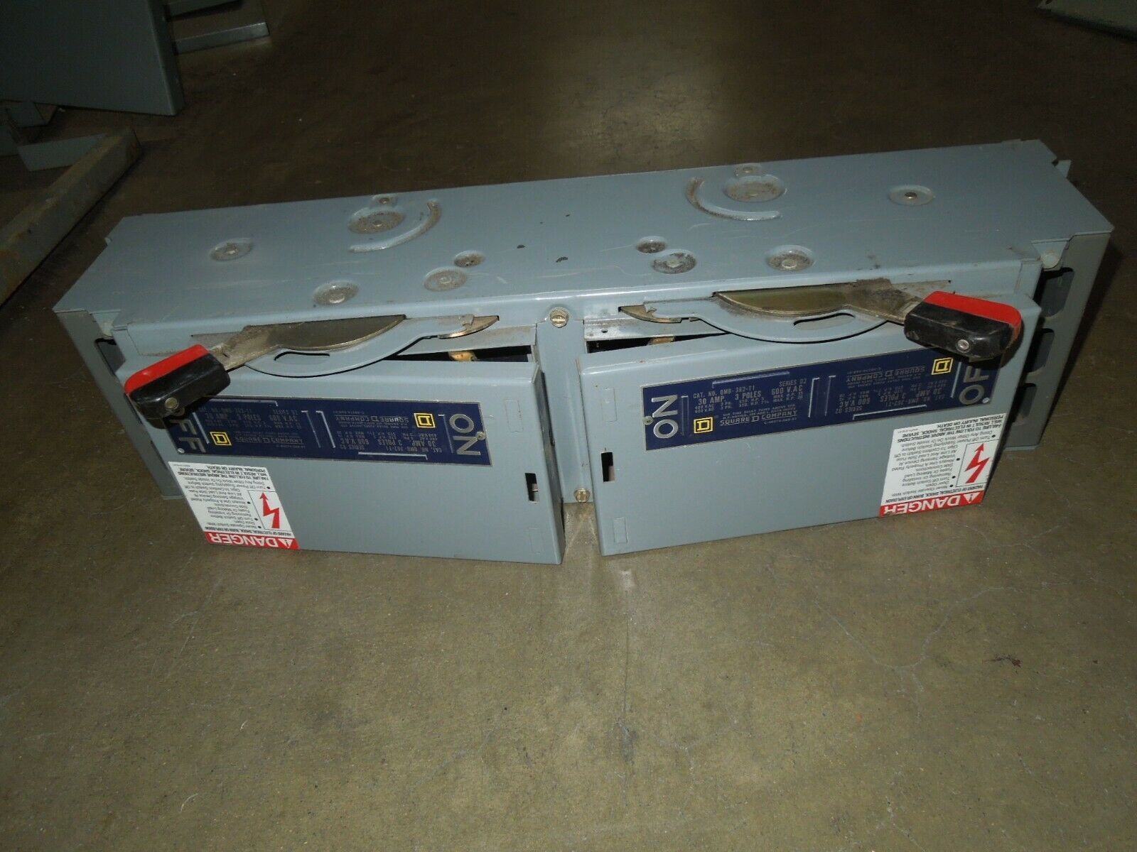 Square D QMB-362-T1 Series D2 30/30A 3p 600VAC Twin Fusible Panelboard ...