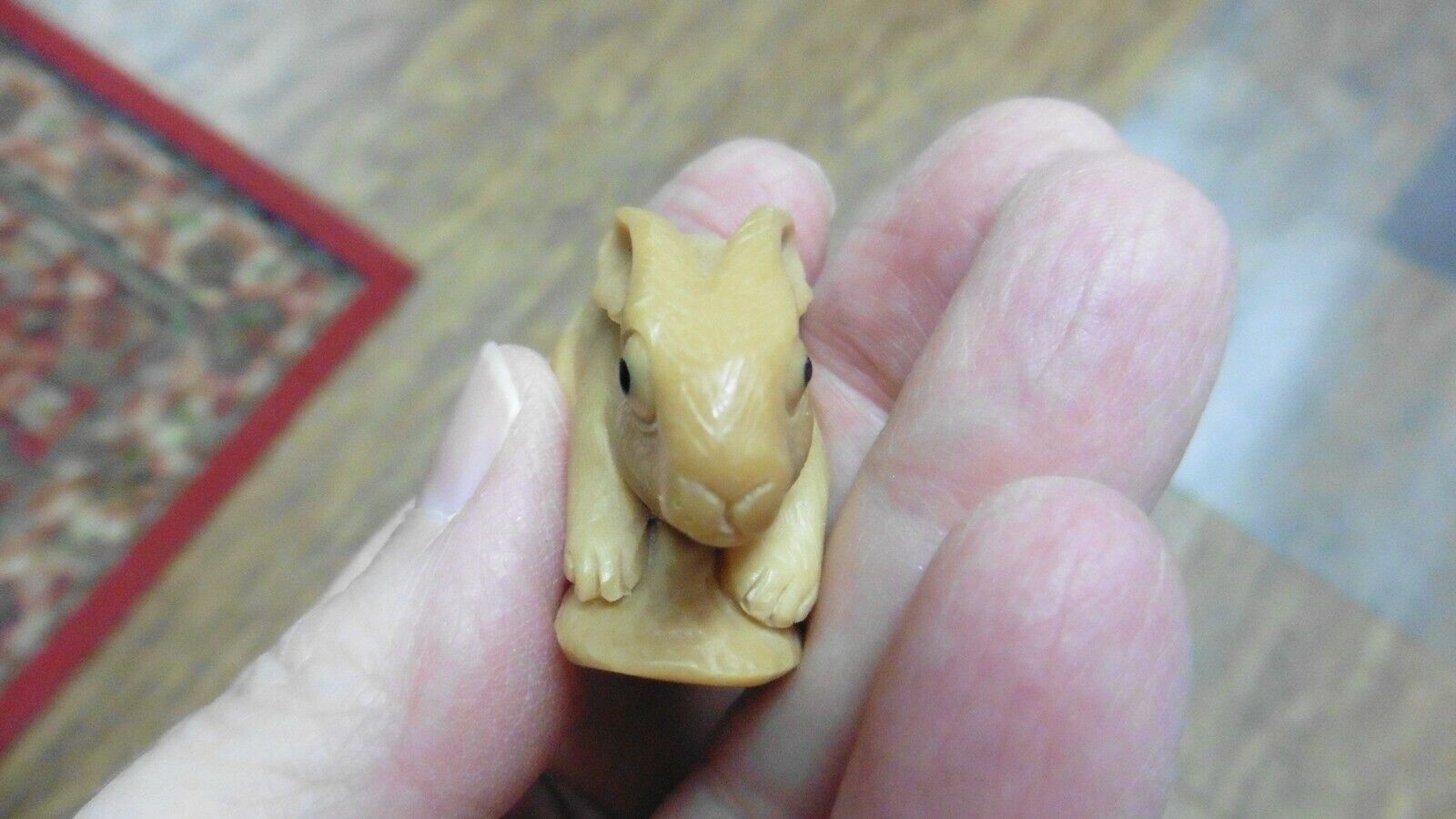 (tb-rab-2) little bunny foo foo Tagua NUT palm figurine Bali carving ...