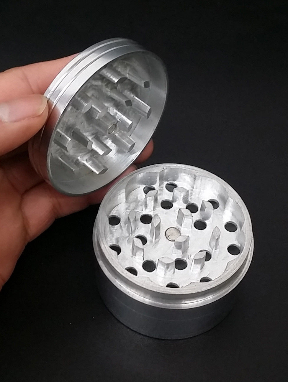 Chola Pin Up Girls D13 63mm Aluminum Kitchen Grinder 4 Piece Herbs ...